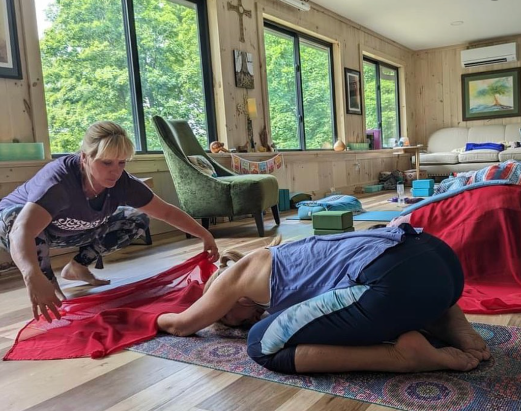 Embodied Training – Rooted & Reaching